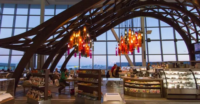 Toronto Pearson Airport dining guide by terminal, T1 & T3